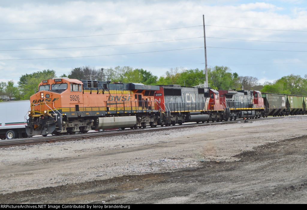 BNSF 5926 brings in the TULKCK